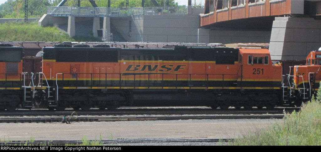 BNSF 251